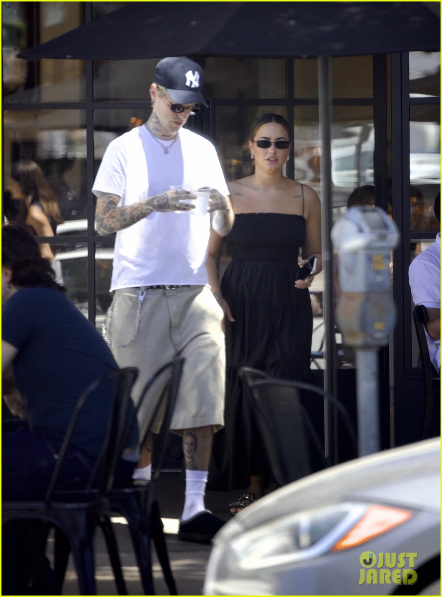 Demi Lovato & Fiancé Jutes Step Out for Breakfast Date in Studio City ...
