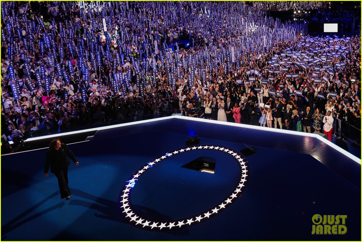 Kamala Harris DNC Speech Video: Watch Her Accept Democratic Nomination ...