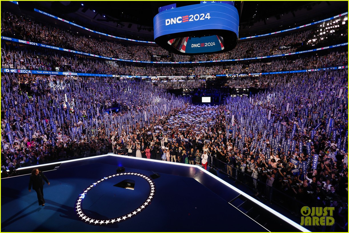 Kamala Harris DNC Speech Video: Watch Her Accept Democratic Nomination ...