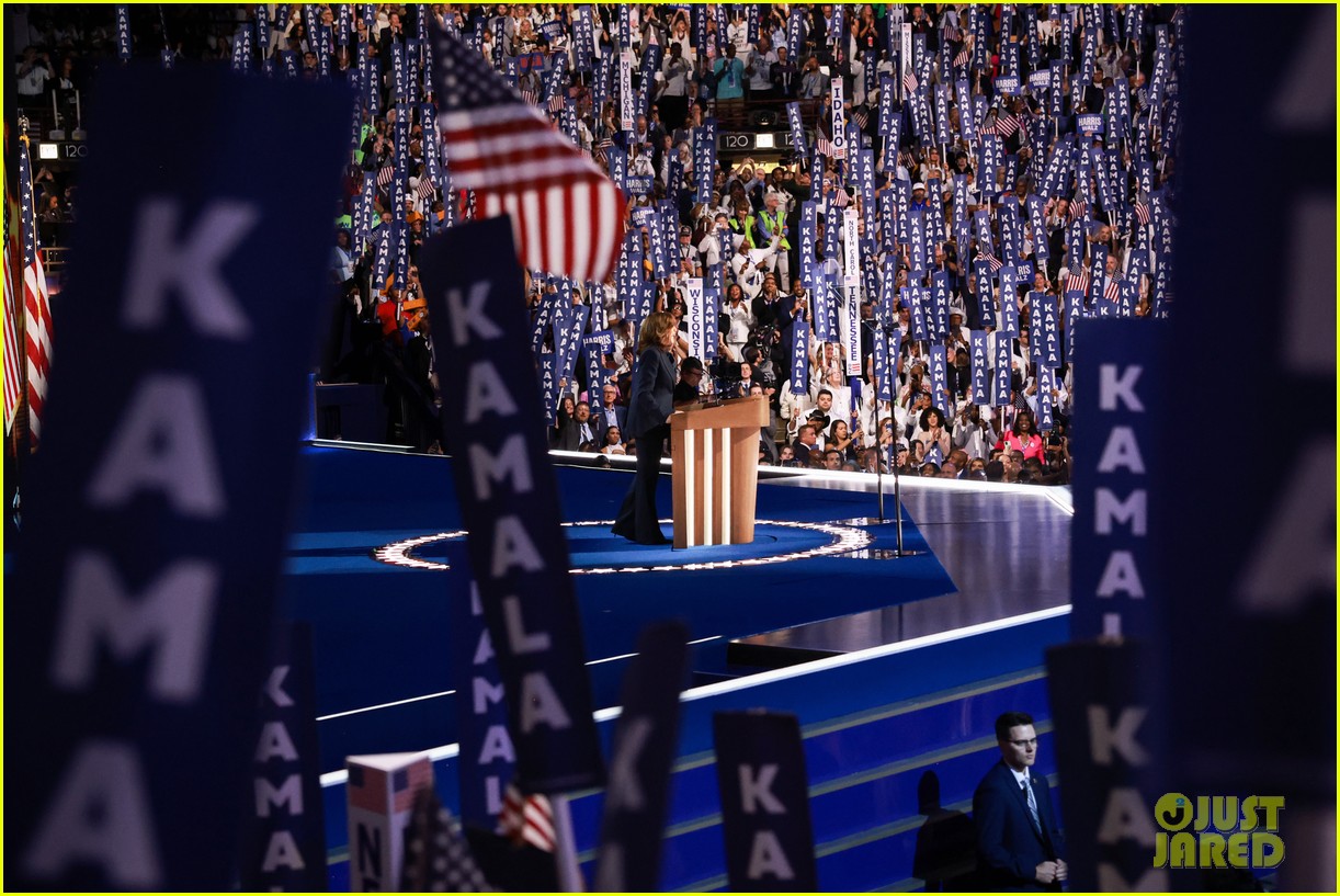 Kamala Harris DNC Speech Video: Watch Her Accept Democratic Nomination ...