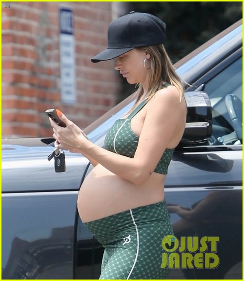 Lala Kent Shows Off Her Bare Baby Bump While Running Errands in WeHo: Photo 5061470 | Pregnant ...