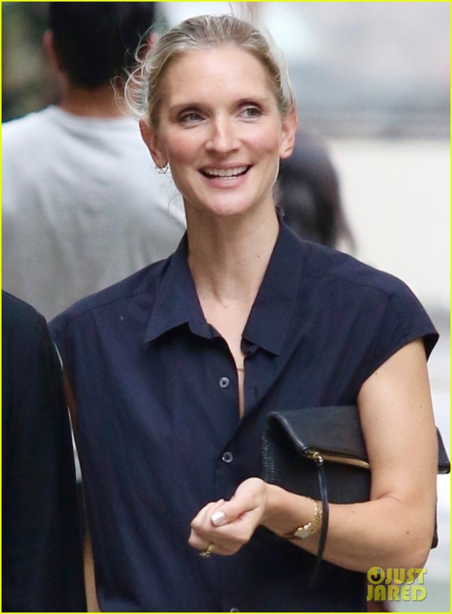 Jude Law & Wife Phillipa Coan Hold Hands During Walk Around NYC: Photo ...