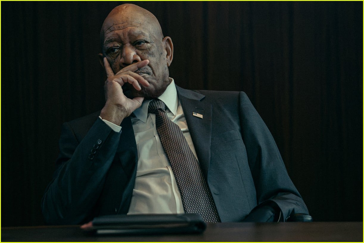 Zoe Saldana & Nicole Kidman Get Down to Business in 'Lioness' Season 2 ...