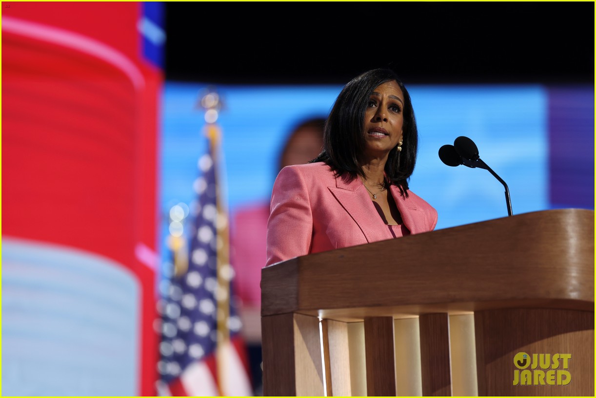 Kamala Harris' Sister Maya Gives Touching Speech at DNC 2024 - Watch ...