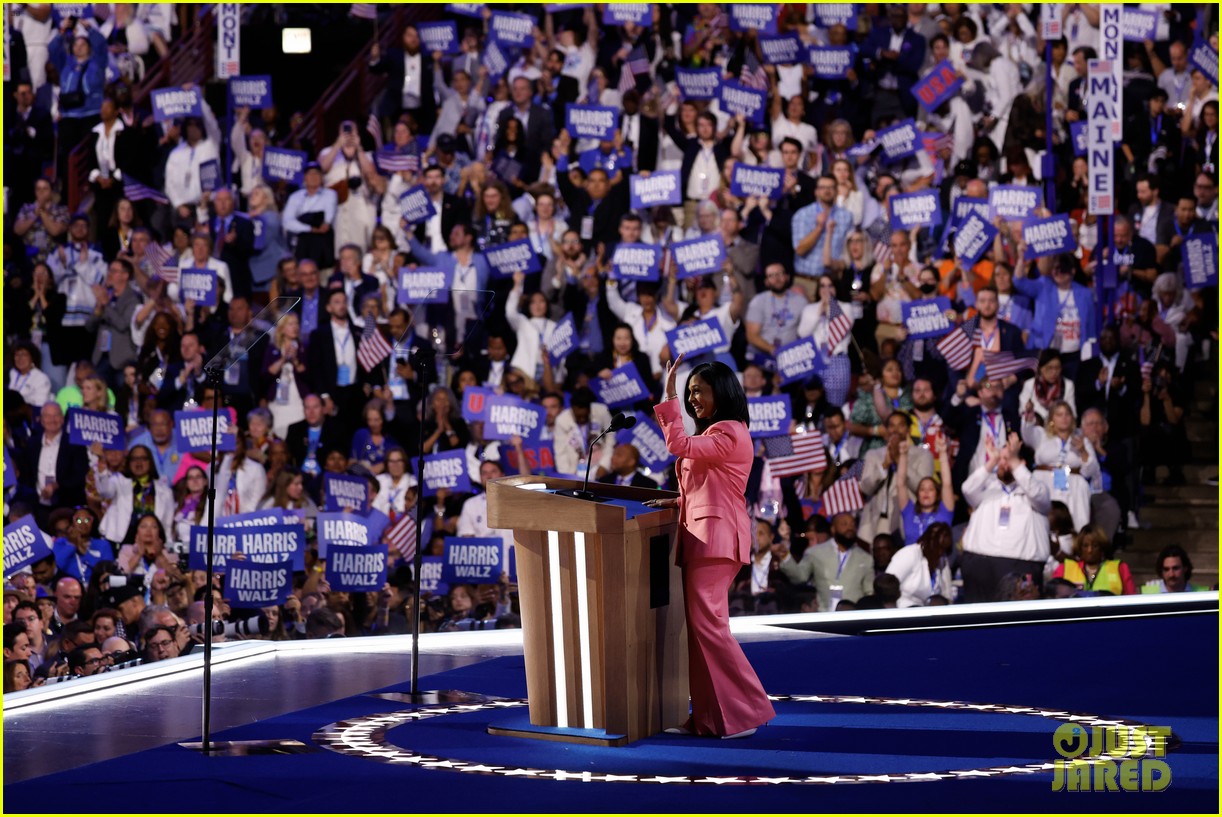 Kamala Harris' Sister Maya Gives Touching Speech at DNC 2024 - Watch ...