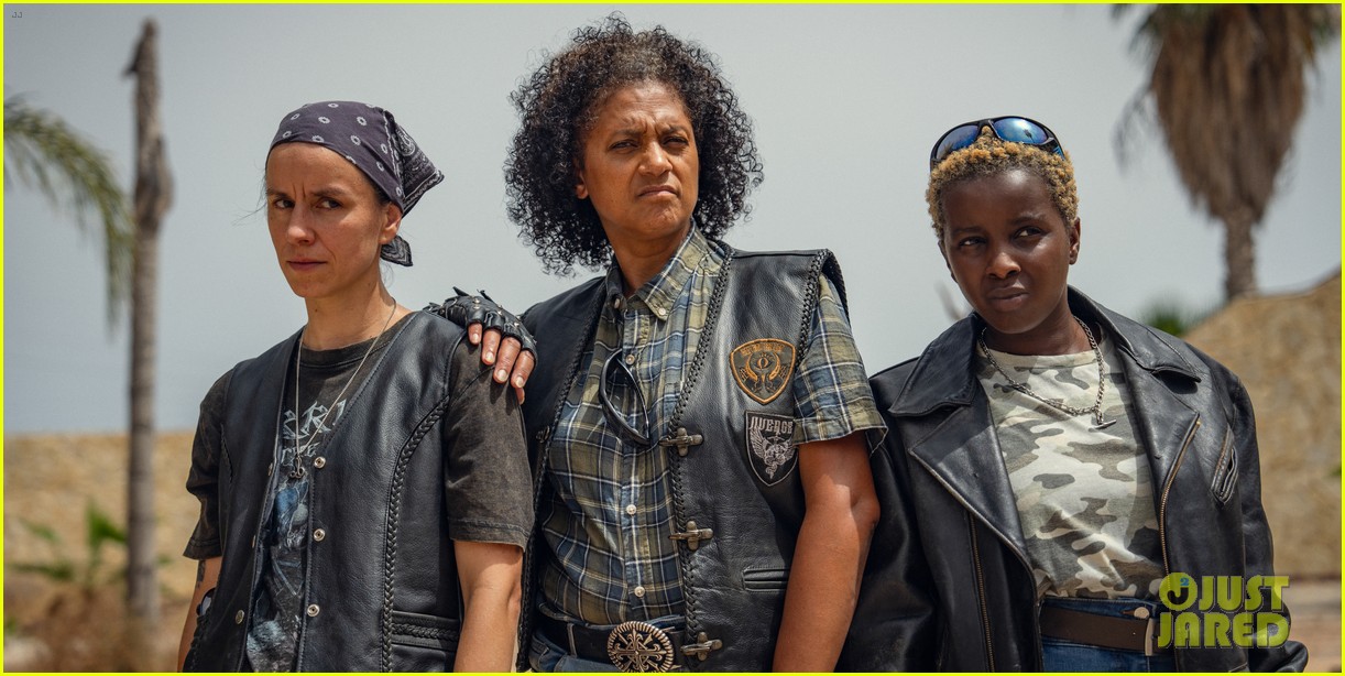 Jeff Goldblum Stars as Zeus in Netflix's 'KAOS' Trailer - Watch Now ...