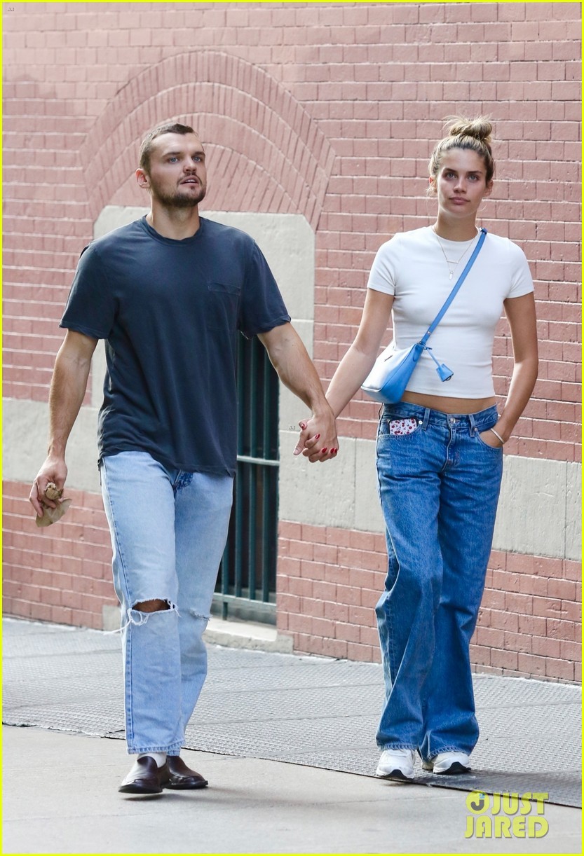 Ray Nicholson Holds Hands with Girlfriend Sara Sampaio During NYC Ice ...