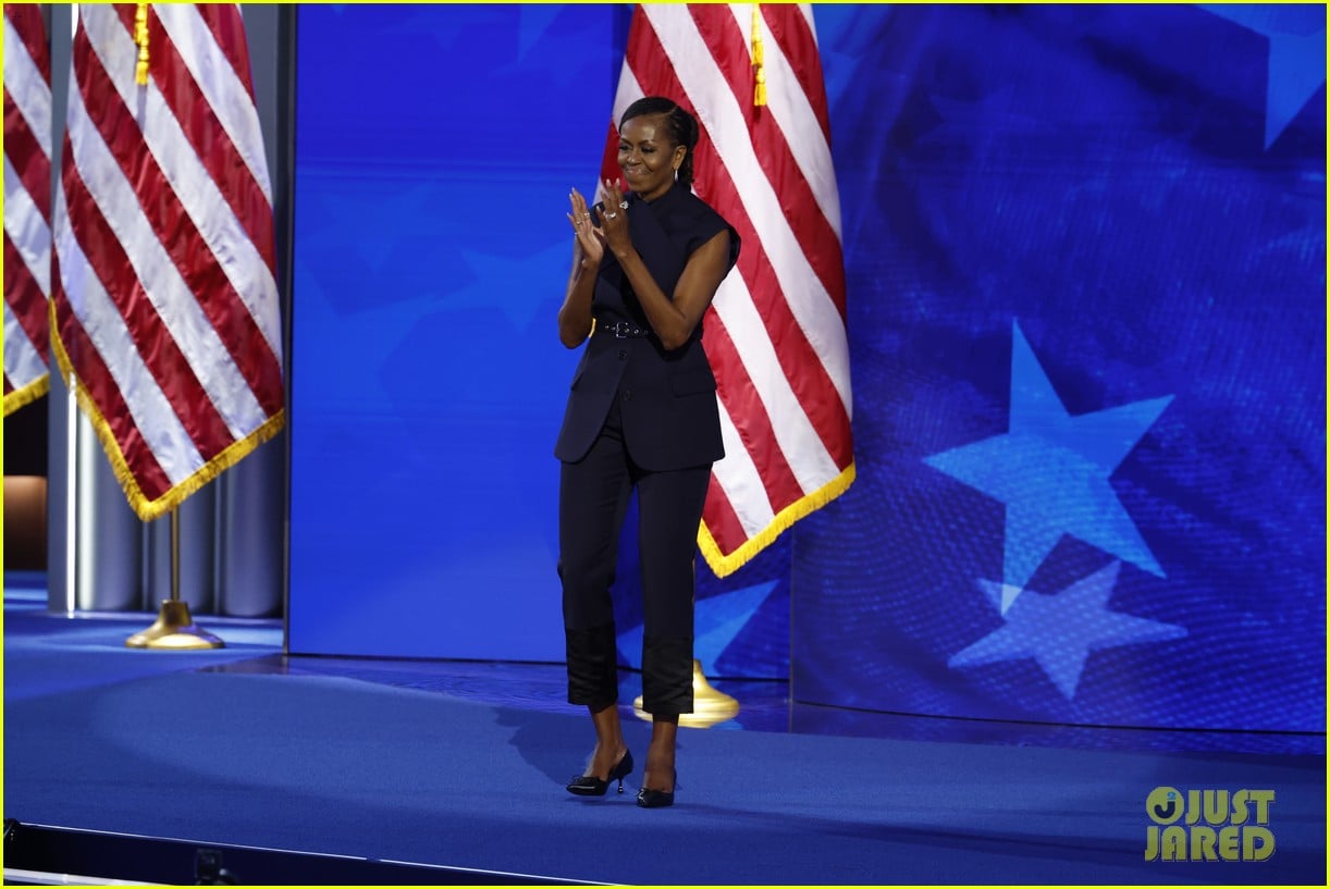 Barack & Michelle Obama Fire Up Crowd at DNC, Share Cute Moment on ...