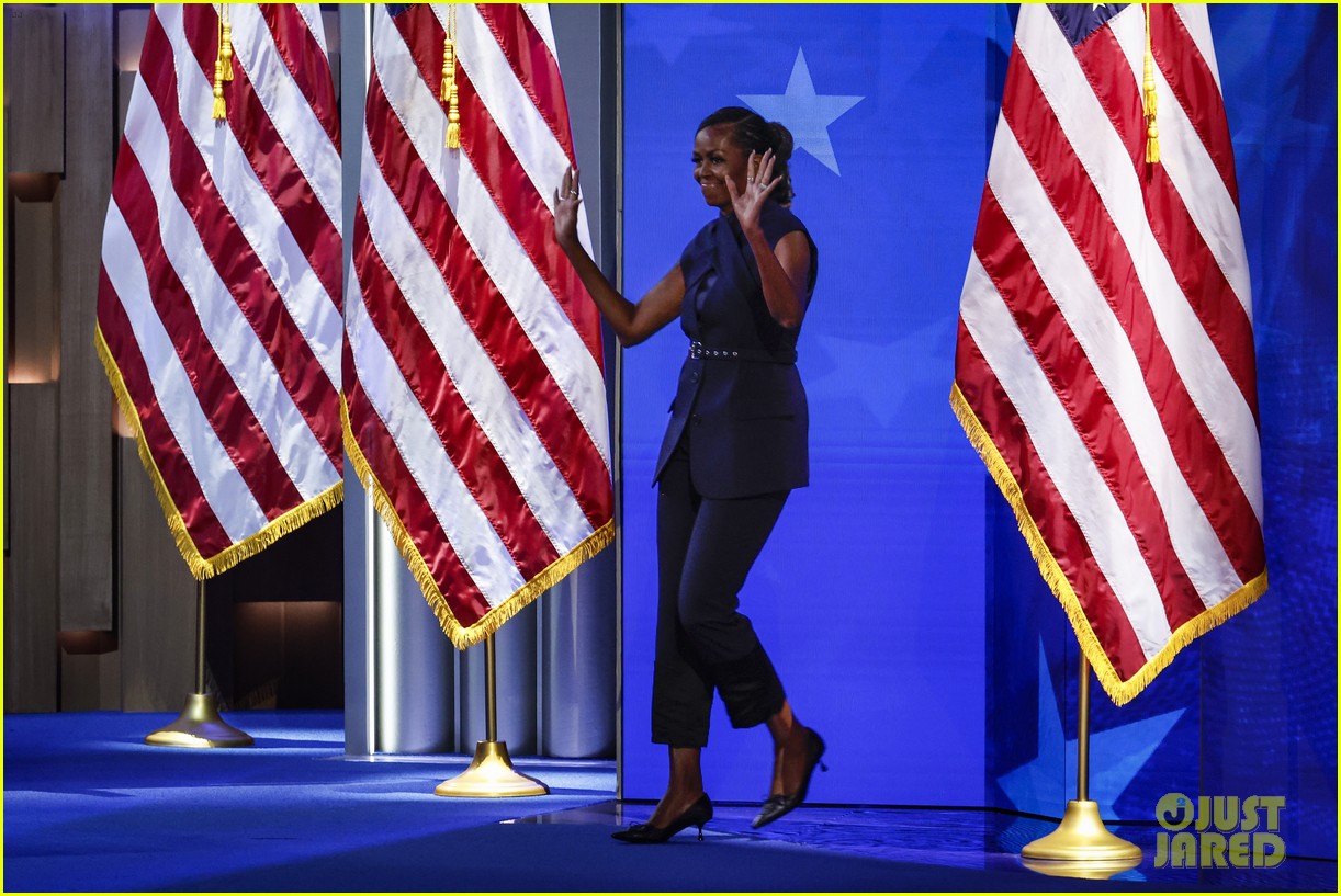 Barack & Michelle Obama Fire Up Crowd at DNC, Share Cute Moment on ...