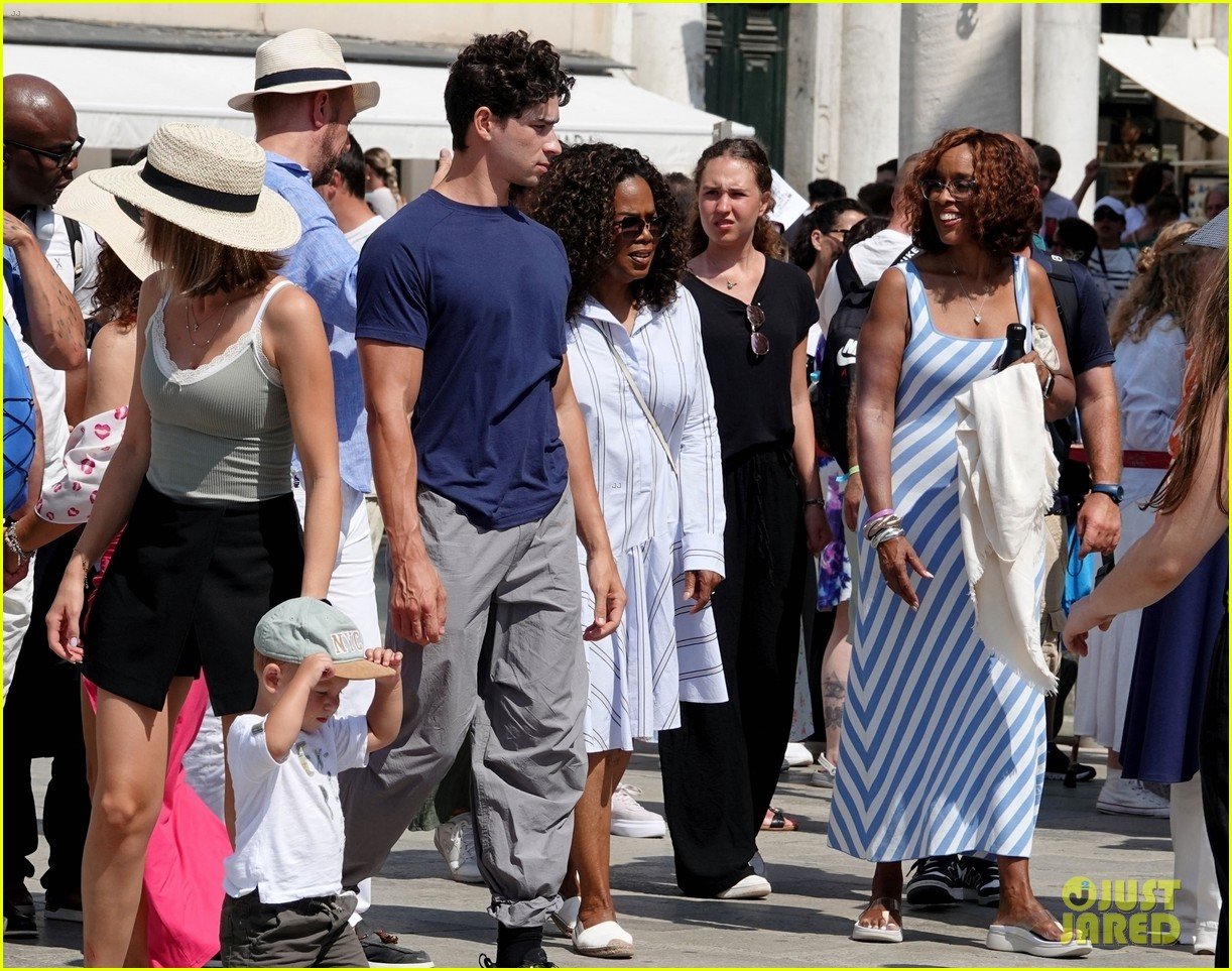 Oprah Winfrey & Gayle King Spotted Vacationing with Broadway Actor ...
