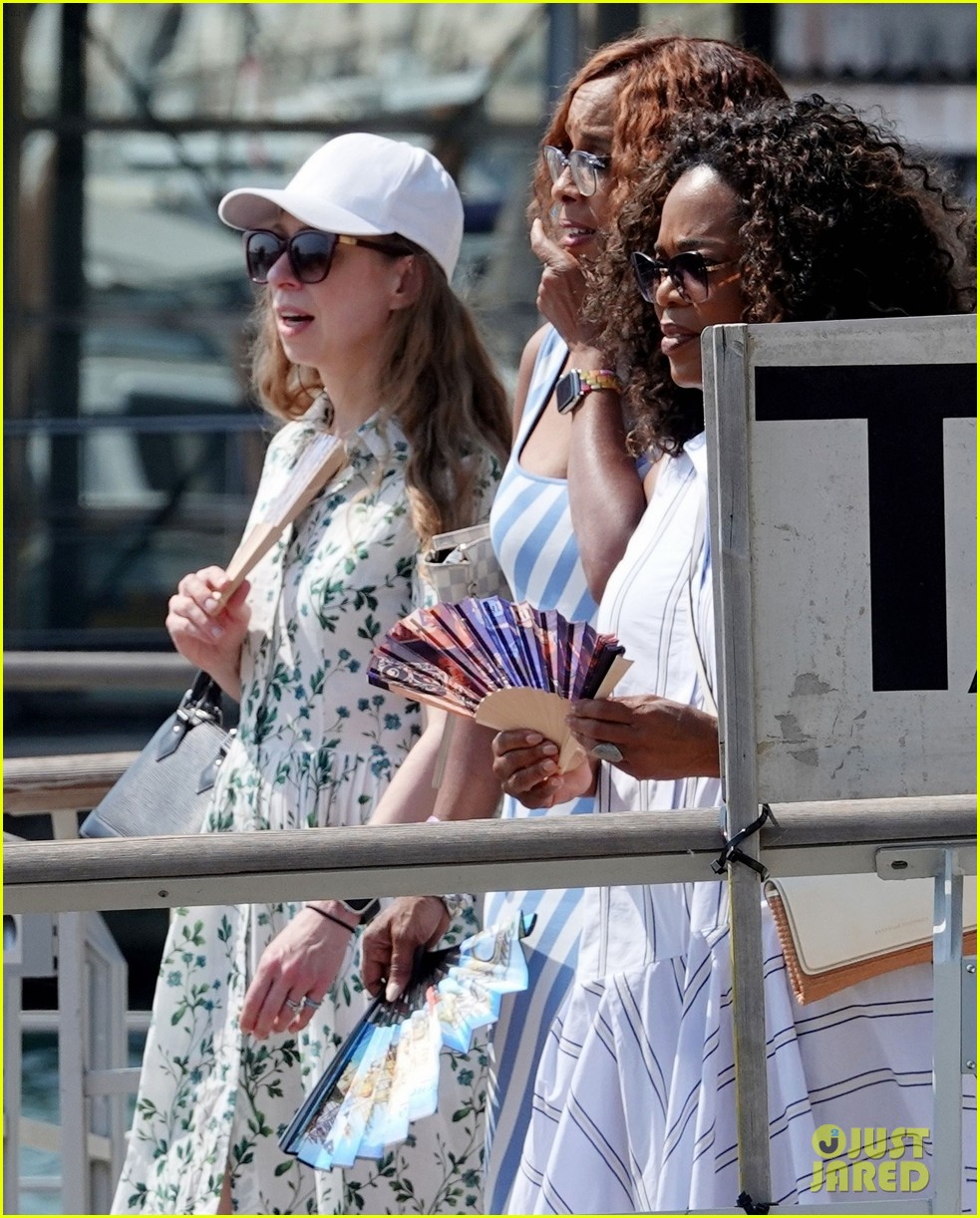 Oprah Winfrey & Gayle King Spotted Vacationing with Broadway Actor ...