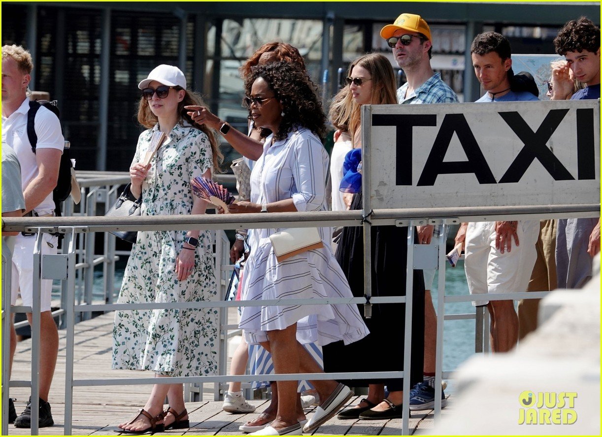 Oprah Winfrey & Gayle King Spotted Vacationing with Broadway Actor ...