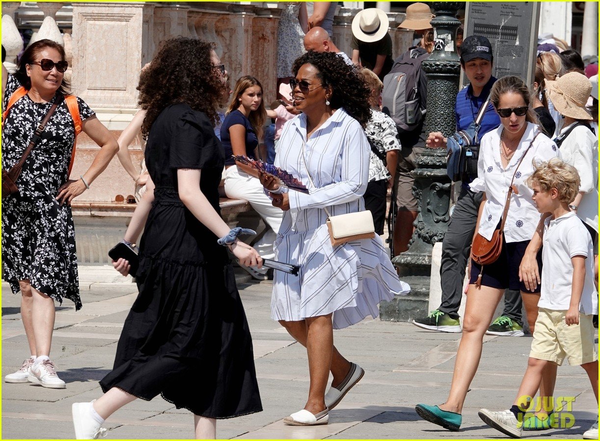 Oprah Winfrey & Gayle King Spotted Vacationing with Broadway Actor ...