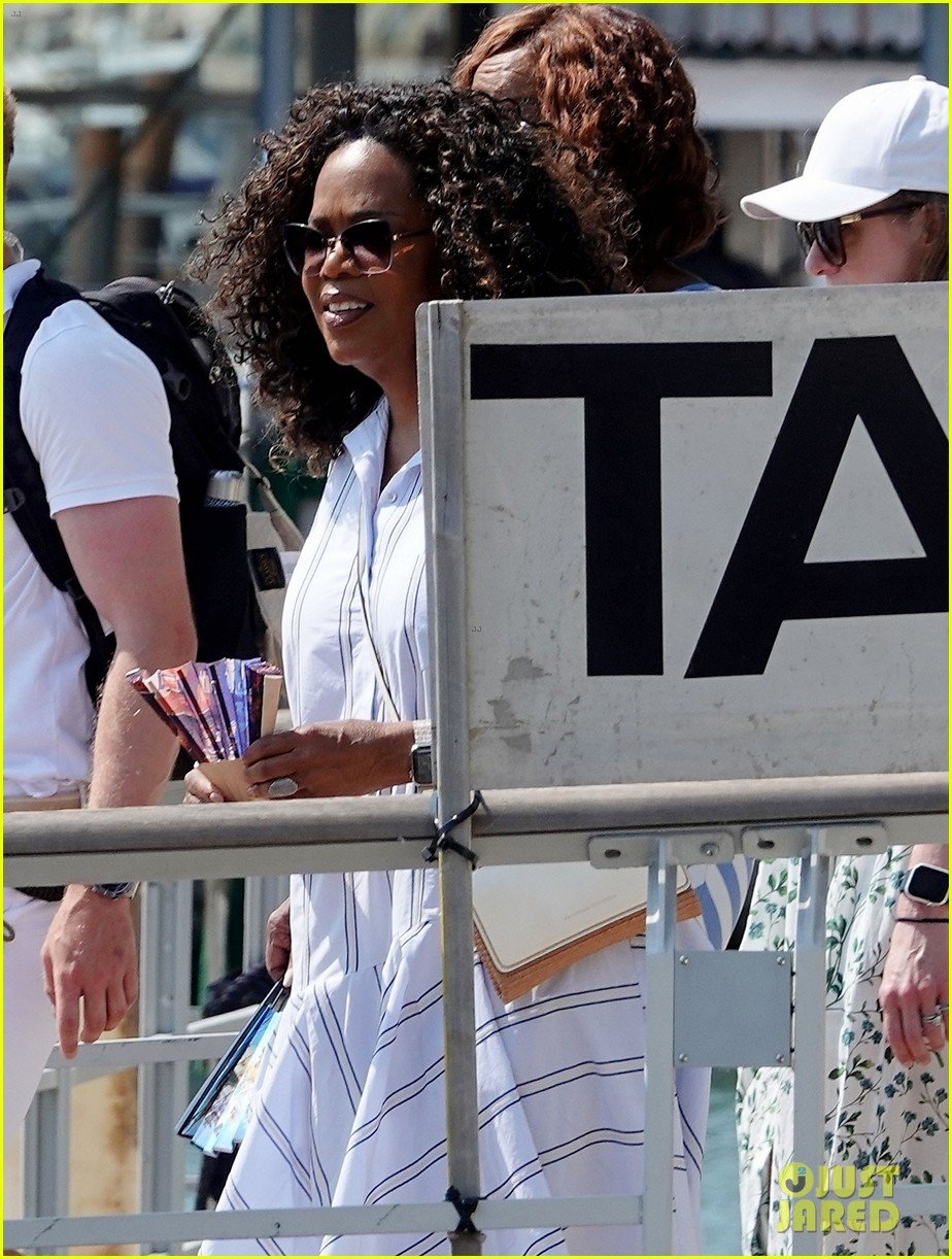 Oprah Winfrey & Gayle King Spotted Vacationing with Broadway Actor ...