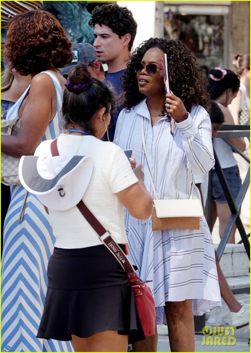 Oprah Winfrey & Gayle King Spotted Vacationing with Broadway Actor ...