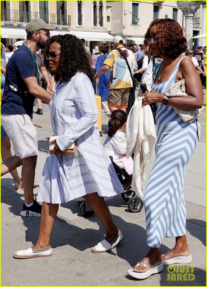 Oprah Winfrey & Gayle King Spotted Vacationing with Broadway Actor ...