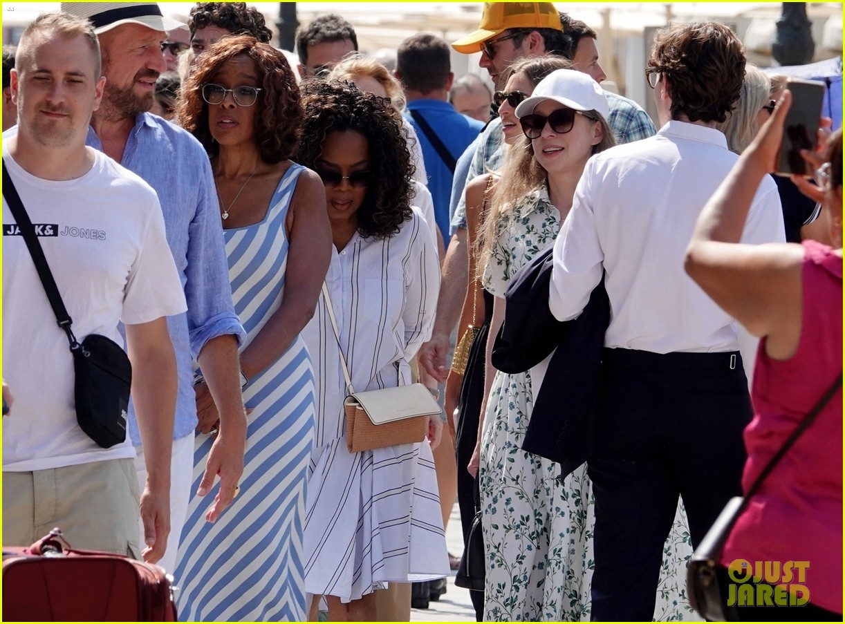 Oprah Winfrey & Gayle King Spotted Vacationing with Broadway Actor ...