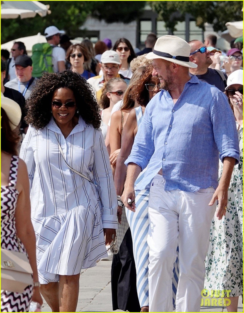 Oprah Winfrey & Gayle King Spotted Vacationing with Broadway Actor ...