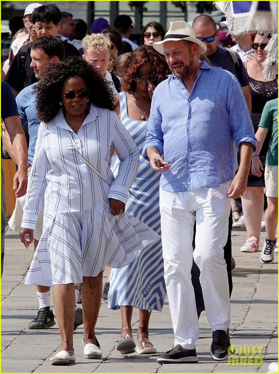 Oprah Winfrey & Gayle King Spotted Vacationing with Broadway Actor ...