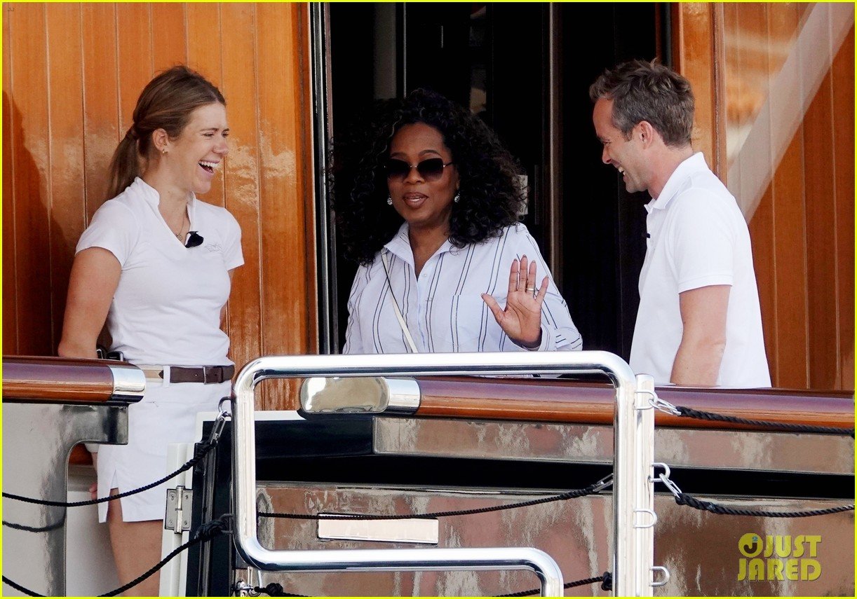 Oprah Winfrey & Gayle King Spotted Vacationing with Broadway Actor ...