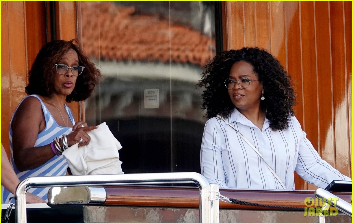Oprah Winfrey & Gayle King Spotted Vacationing with Broadway Actor ...