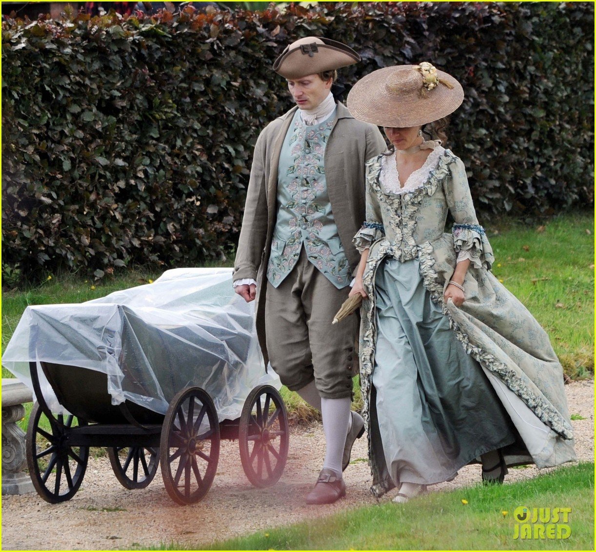 Sam Heughan & Caitriona Balfe Film Scenes for Final Season of ...