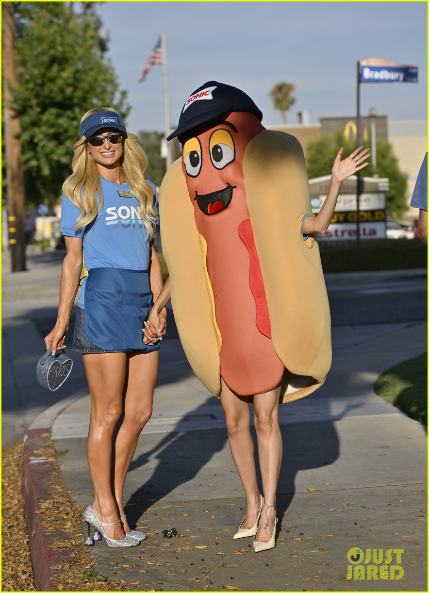 'Simple Life' Reboot Begins Filming: Nicole Richie Wears Hot Dog Suit ...