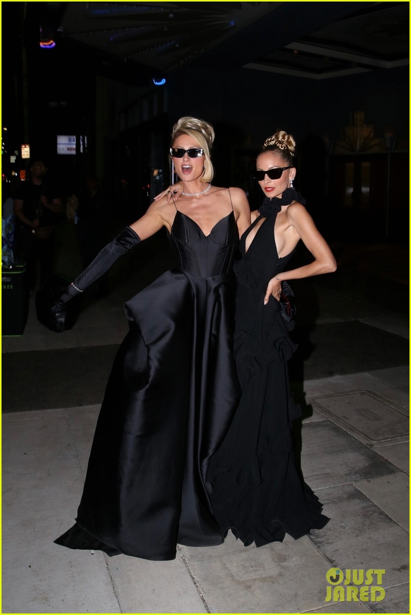 Paris Hilton & Nicole Richie are Glam BFFs While Filming for 'Simple ...