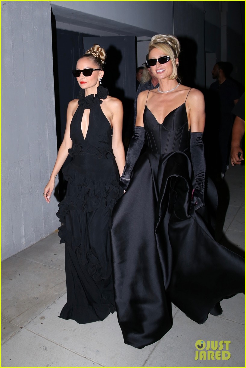 Paris Hilton & Nicole Richie are Glam BFFs While Filming for 'Simple ...