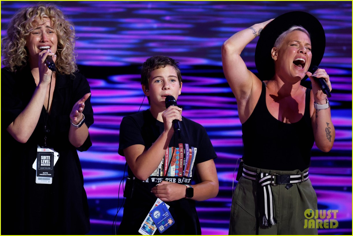 Pink & Daughter Willow Hart Perform 'What About Us' Together at DNC 2024 - Watch Video!: Photo ...