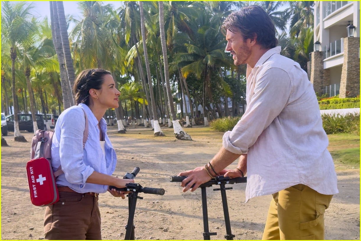 Rhiannon Fish & Christopher Russell Bare Hot Bodies in New Hallmark ...