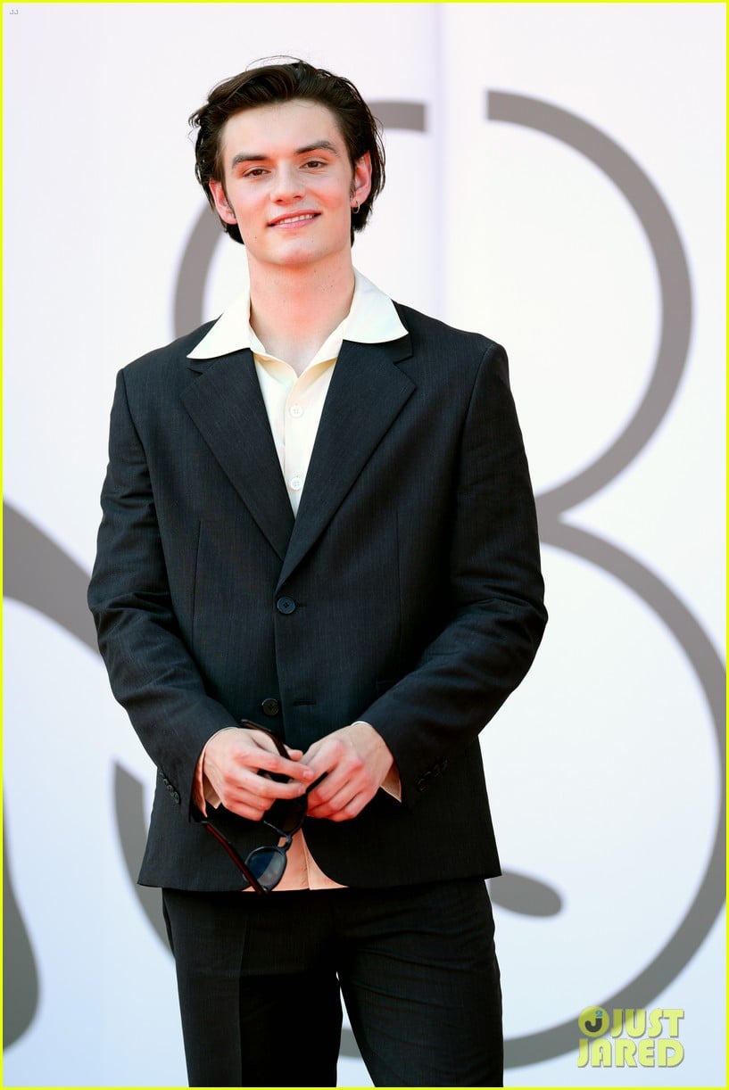 Olivia Rodrigo Supports Boyfriend Louis Partridge at 'Disclaimer ...