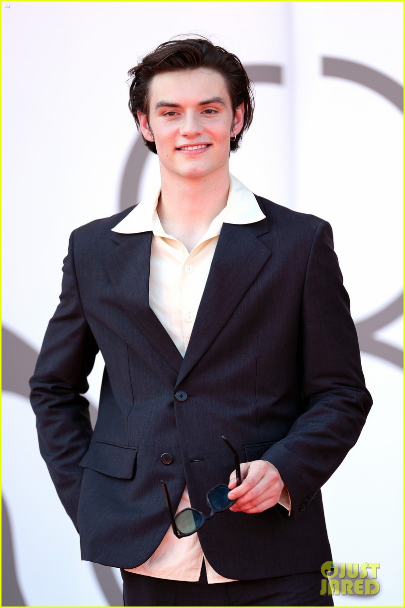 Olivia Rodrigo Supports Boyfriend Louis Partridge at 'Disclaimer ...