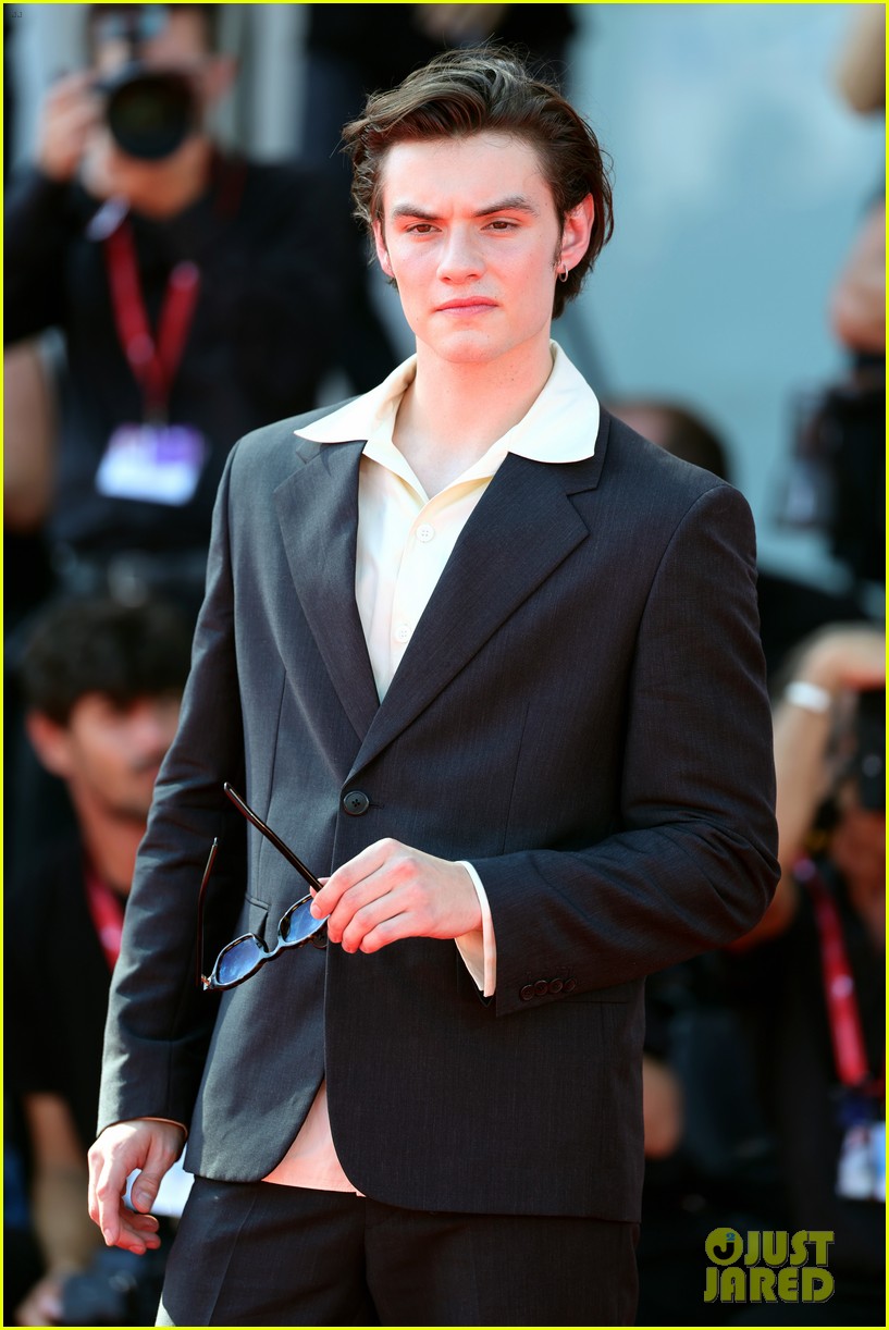 Olivia Rodrigo Supports Boyfriend Louis Partridge at 'Disclaimer ...