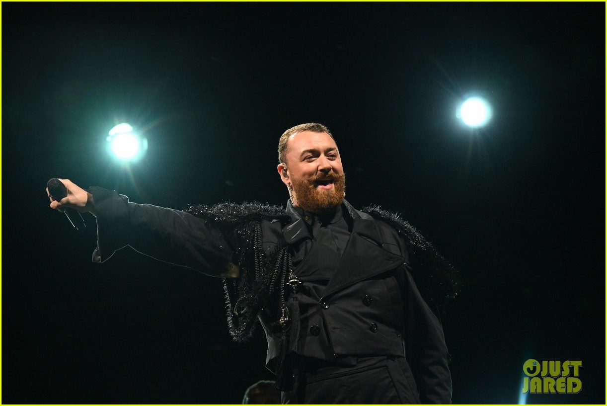 Sam Smith Shows Off Their One-of-a-Kind Stage Style in Bold Looks ...