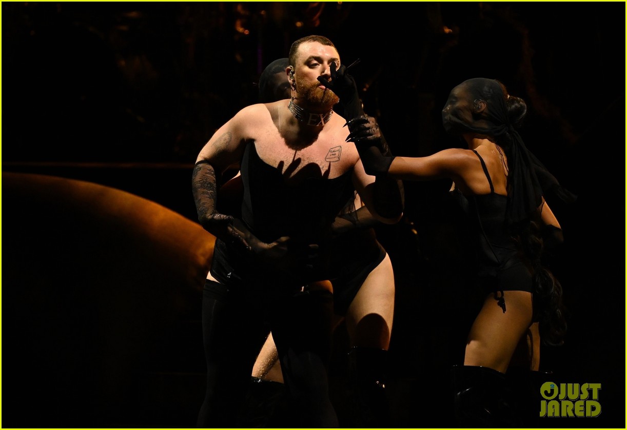 Sam Smith Shows Off Their One-of-a-Kind Stage Style in Bold Looks ...