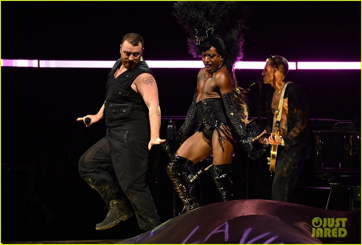 Sam Smith Shows Off Their One-of-a-Kind Stage Style in Bold Looks ...
