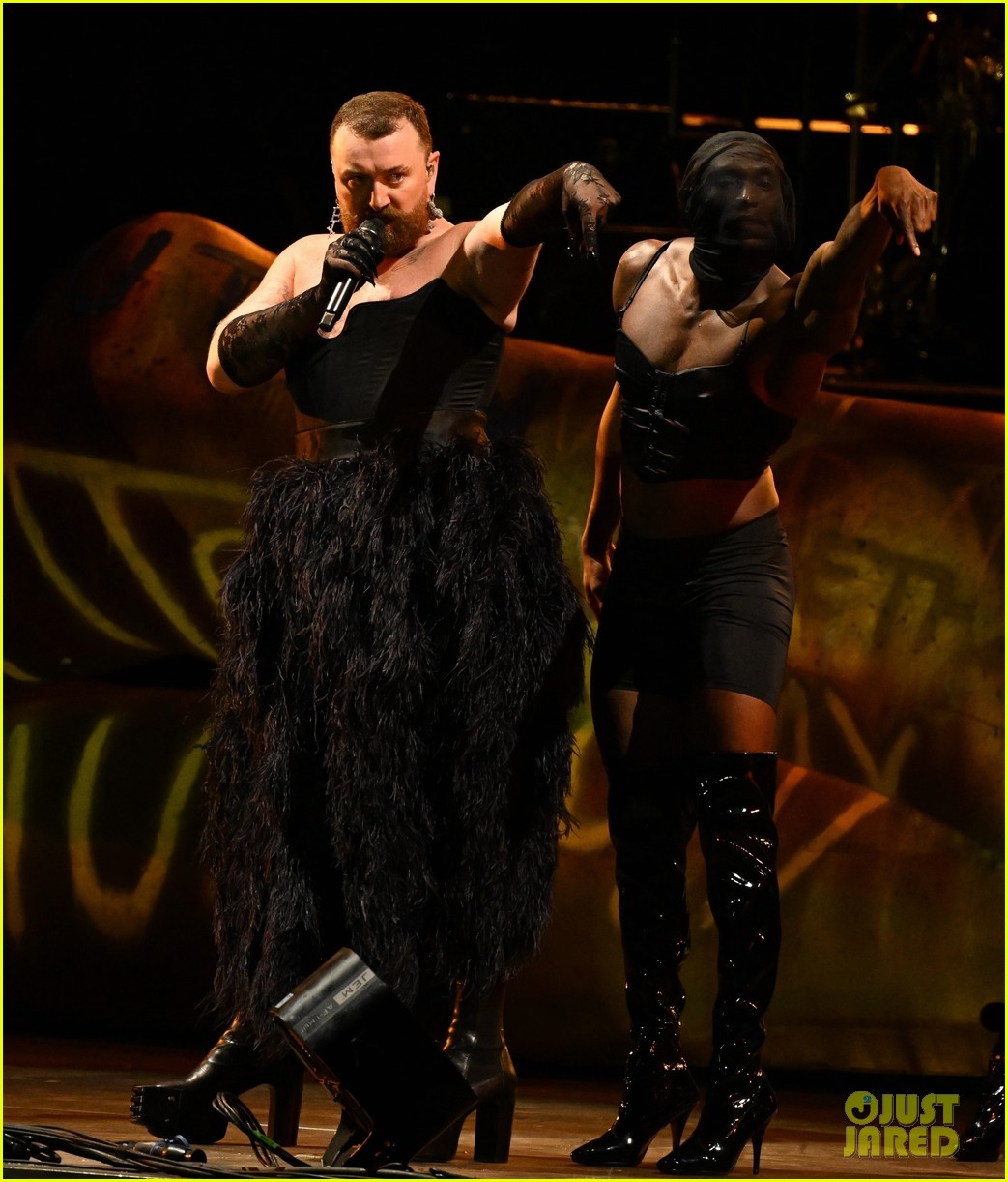 Sam Smith Shows Off Their One-of-a-Kind Stage Style in Bold Looks ...