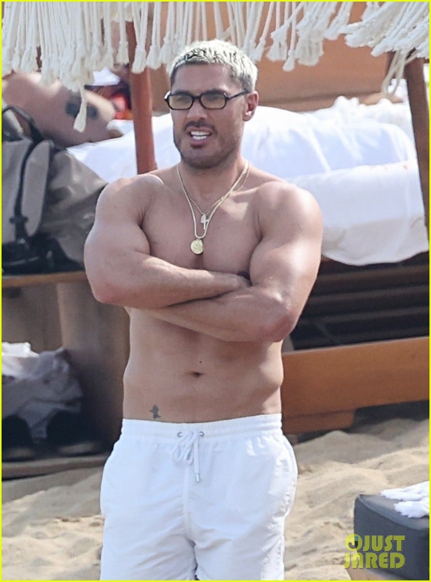 Chrishell Stause & Spouse G-Flip Hit the Beach with Shirtless Chris ...