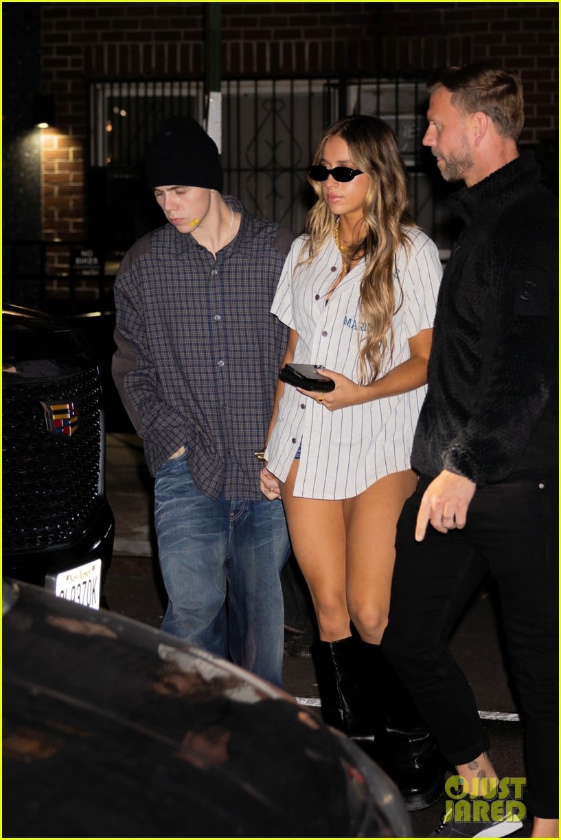 Tate McRae & The Kid LAROI Spotted Holding Hands During Date Night ...