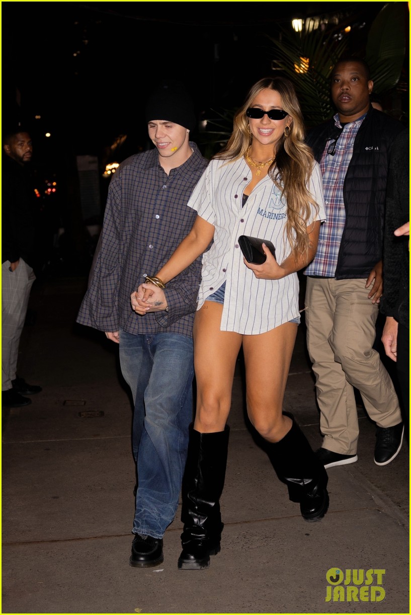 Tate McRae & The Kid LAROI Spotted Holding Hands During Date Night ...