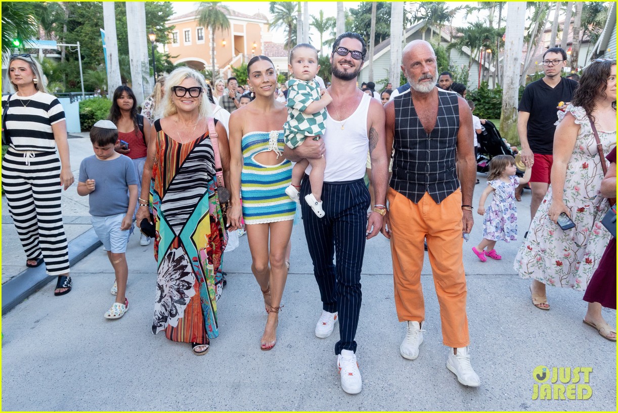 'DWTS' Couple Val Chmerkovskiy & Jenna Johnson Enjoy Family Time With ...