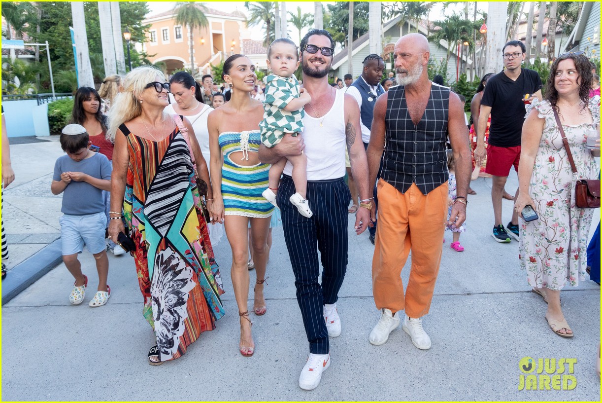 'DWTS' Couple Val Chmerkovskiy & Jenna Johnson Enjoy Family Time With ...