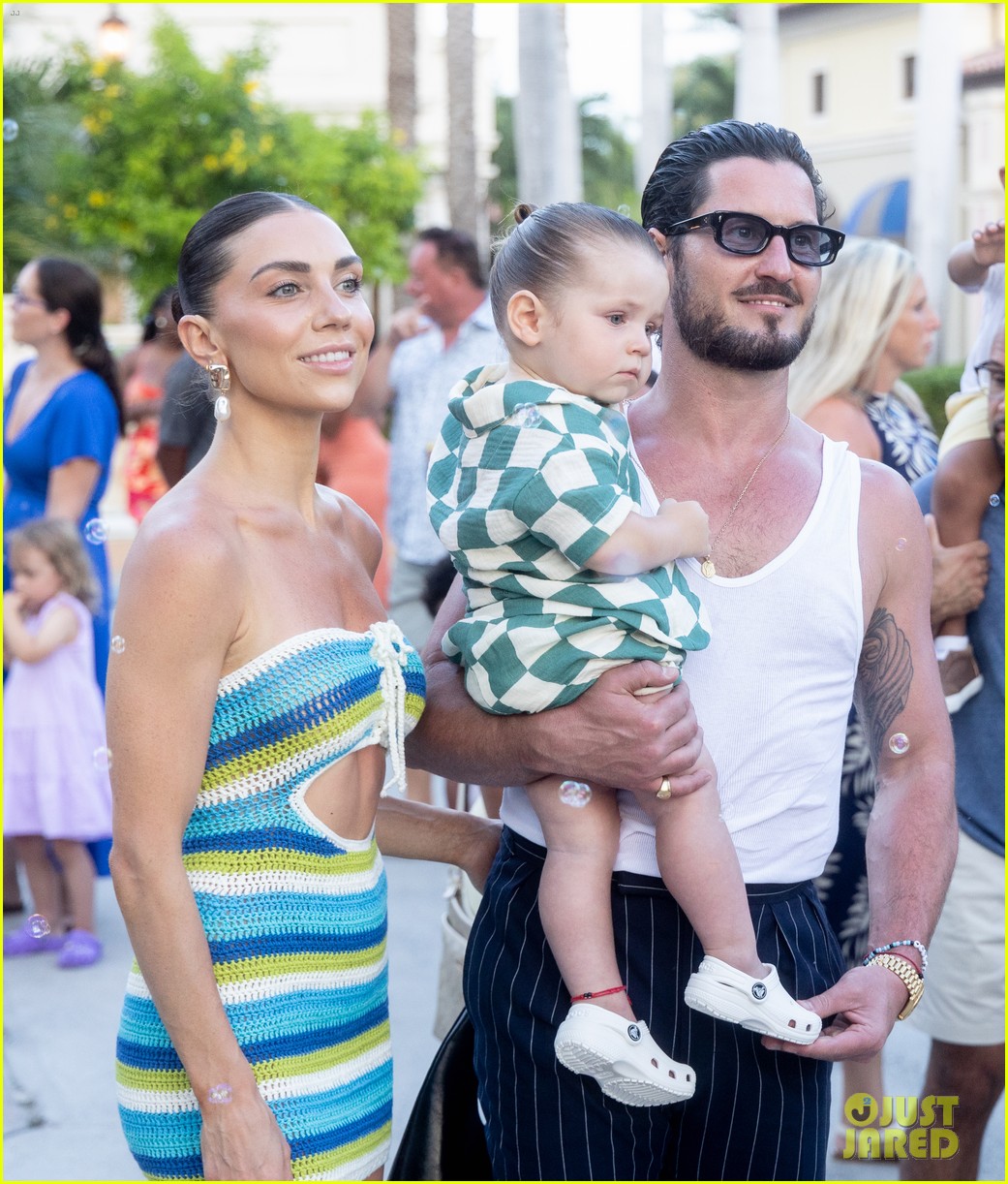 'DWTS' Couple Val Chmerkovskiy & Jenna Johnson Enjoy Family Time With ...