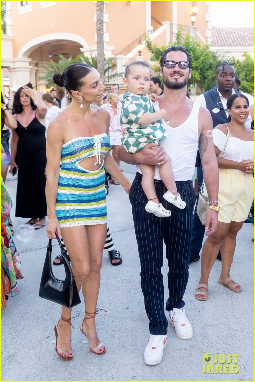 'DWTS' Couple Val Chmerkovskiy & Jenna Johnson Enjoy Family Time With ...