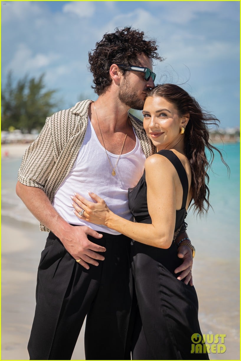 'DWTS' Couple Val Chmerkovskiy & Jenna Johnson Enjoy Family Time With Their Son in the Caribbean ...