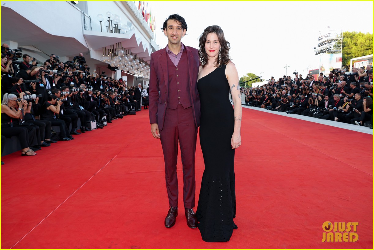 Sigourney Weaver Makes Rare Appearance with Child Shar Simpson While ...