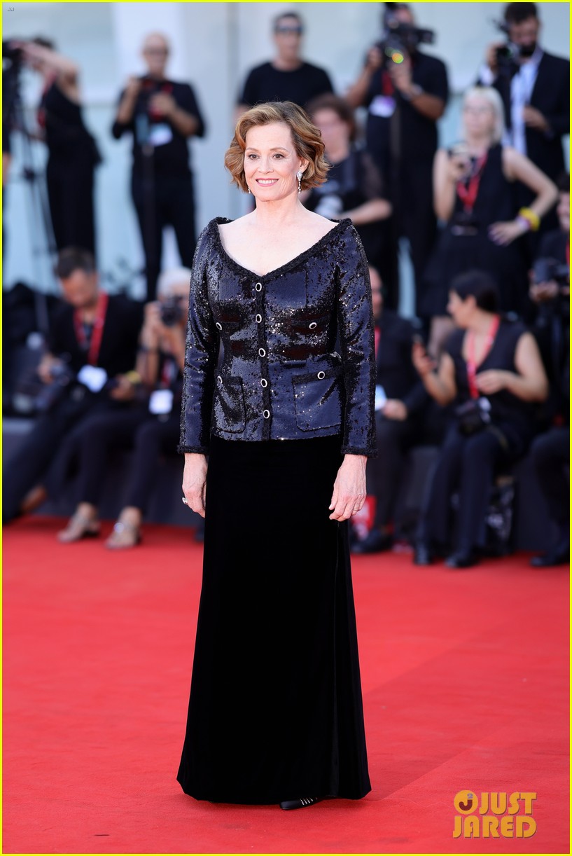 Sigourney Weaver Makes Rare Appearance with Child Shar Simpson While ...