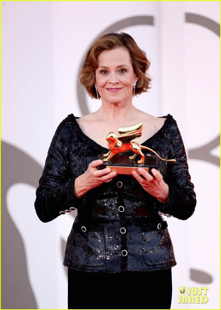 Sigourney Weaver Makes Rare Appearance with Child Shar Simpson While ...