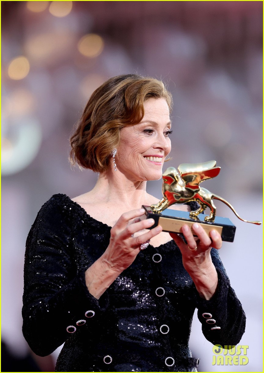 Sigourney Weaver Makes Rare Appearance with Child Shar Simpson While ...